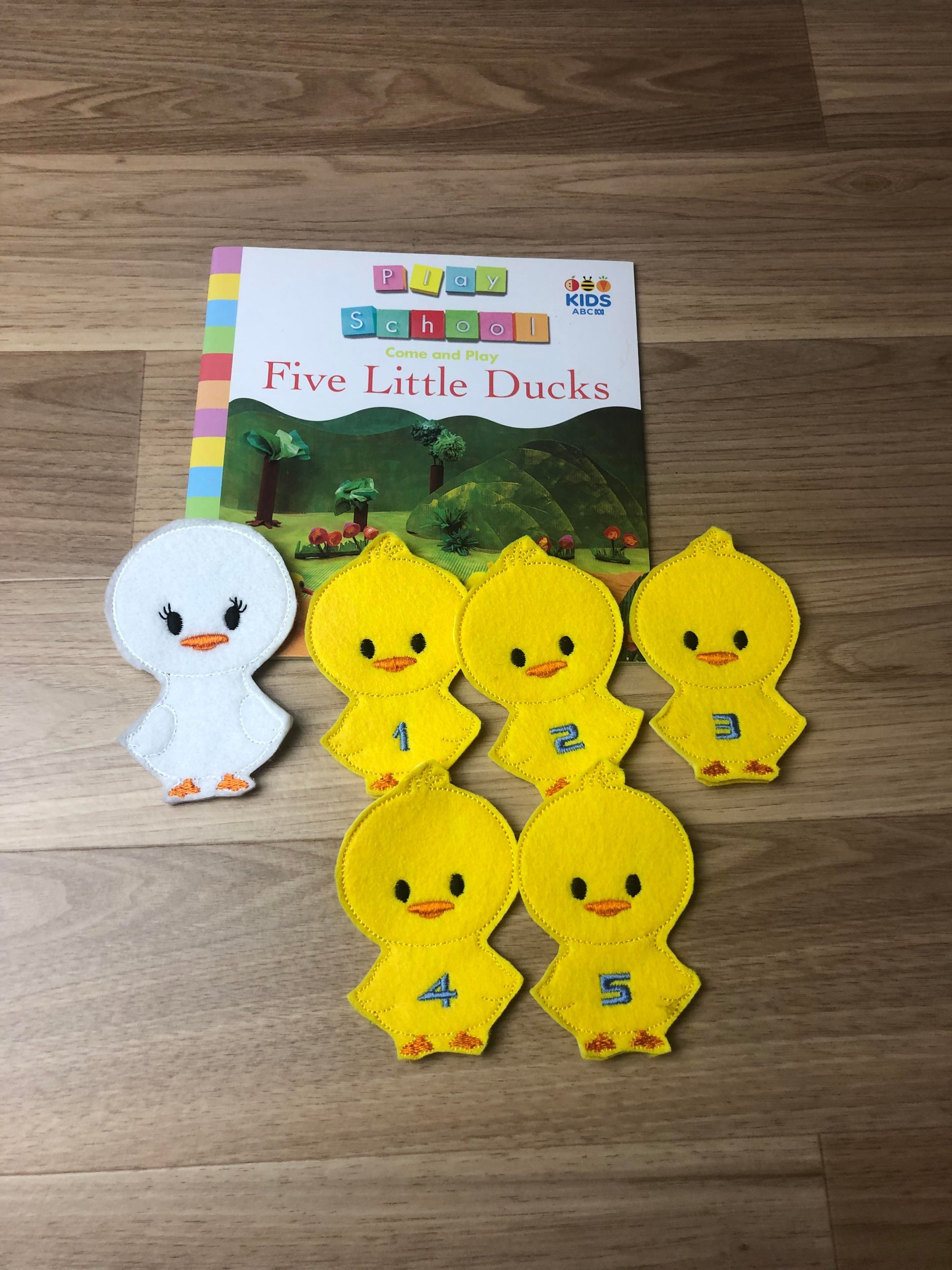 5 Little Ducks book and Finger Puppet Set – littlelovelees